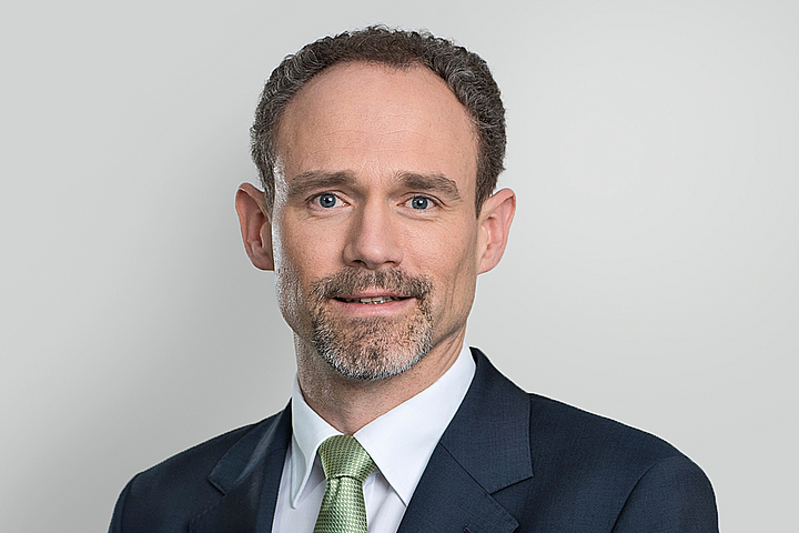 Dr. Dirk Brusis